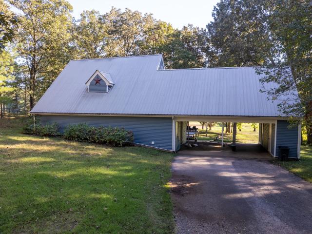 66 Northshore Dr