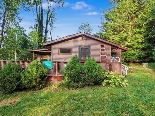 66 Oak Ln, Perrysville, OH 44864