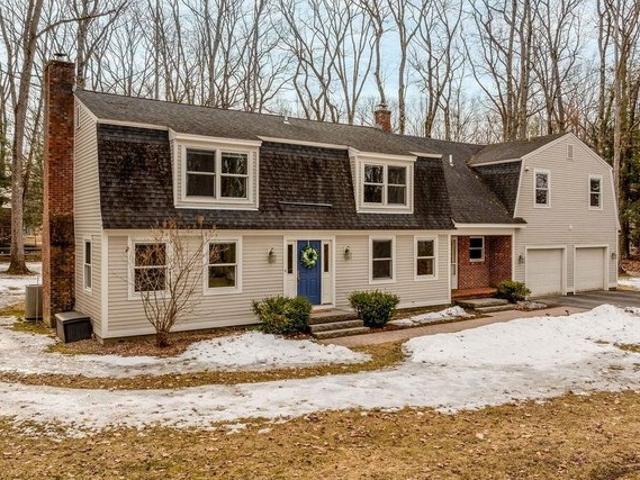 66 Oak Ridge Rd, Lebanon, NH 03784
