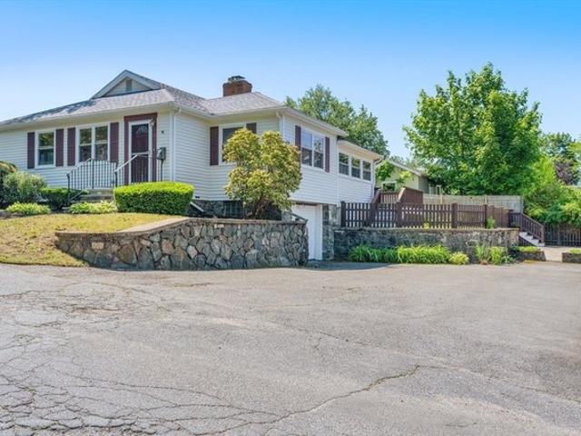 66 Overlook Rd, Marblehead, MA 01945