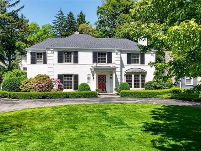 66 Oxford Rd, Village of Grosse Pointe Shores, MI 48236