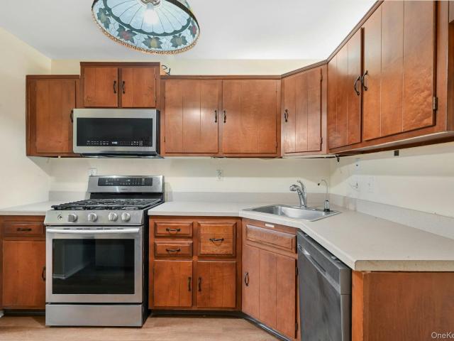 66 Parkside Dr, Unit 66, Suffern, NY 10901 | MLS #936460