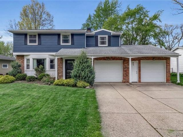 66 Pin Oak Dr, Williamsville, NY 14221