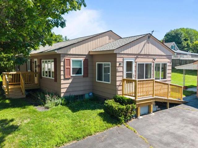 66 Rideout Ave, Lewiston, ME 04240