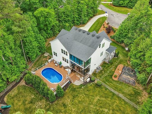 66 Romie Ct, Pittsboro, NC 27312