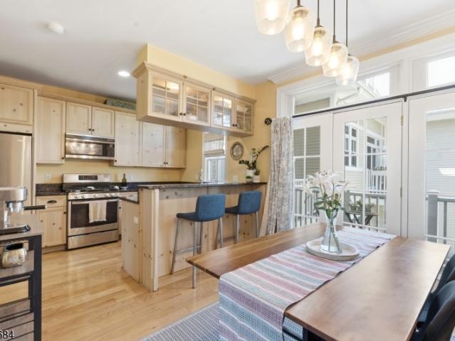 66 S Fullerton Ave # 8