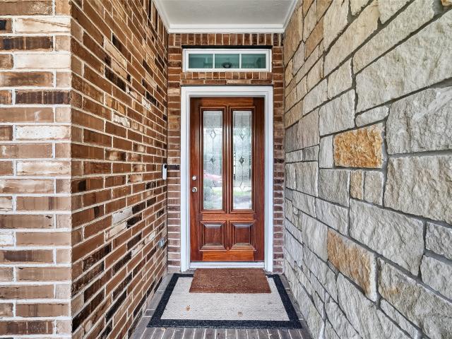 66 S Longsford Circle