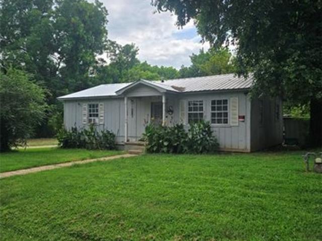 66 S Petit Jean St, Magazine, AR 72943