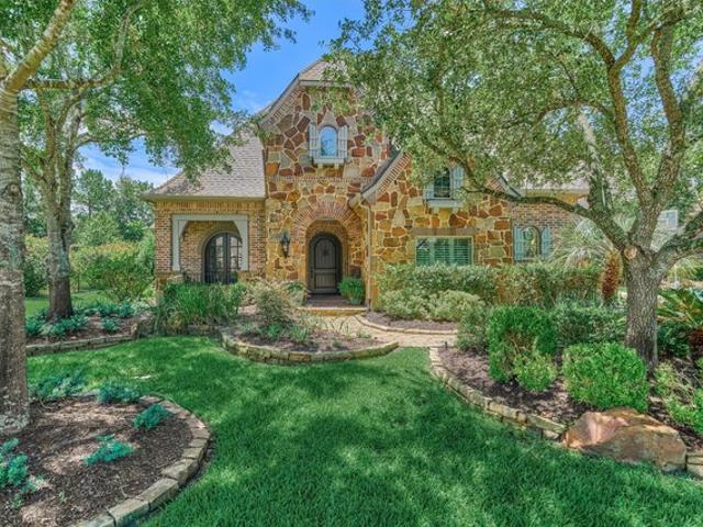 66 S Player Manor Cir, The Woodlands, TX 77382