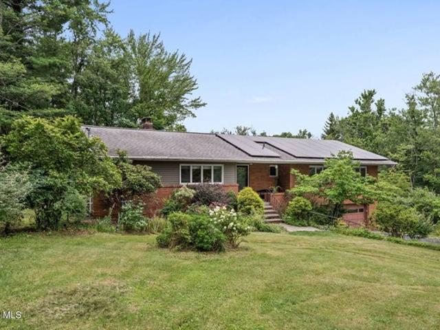66 S Van Leuvan Dr, Rensselaer, NY 12144