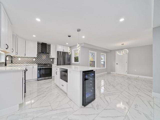 66 Salem St, Woburn, MA 01801
