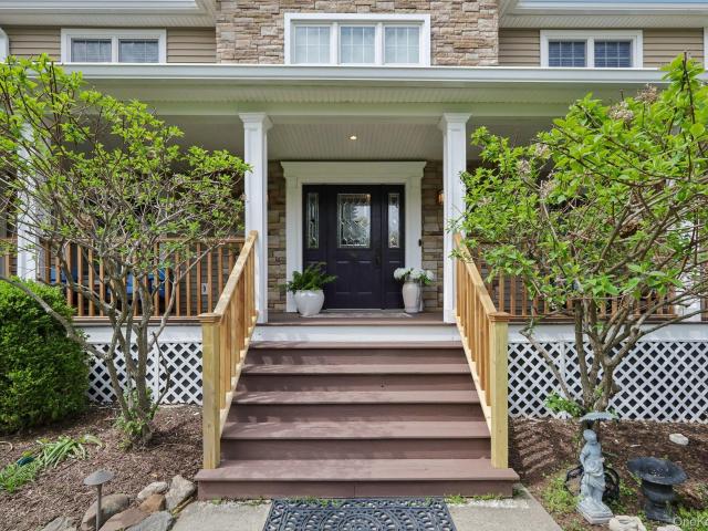 66 Sedge Rd, Valley Cottage, NY 10989 | MLS #992535 | Compass
