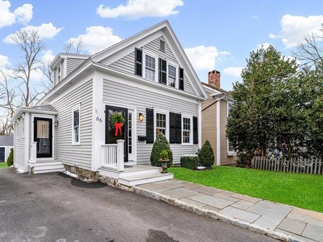 66 Summer St, Cohasset, MA 02025