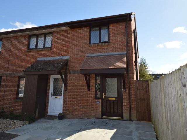 66A Drum Mead, Petersfield, Hampshire GU32, 1 bed semi detached house to rent, £1,100 pcm | PrimeLocation