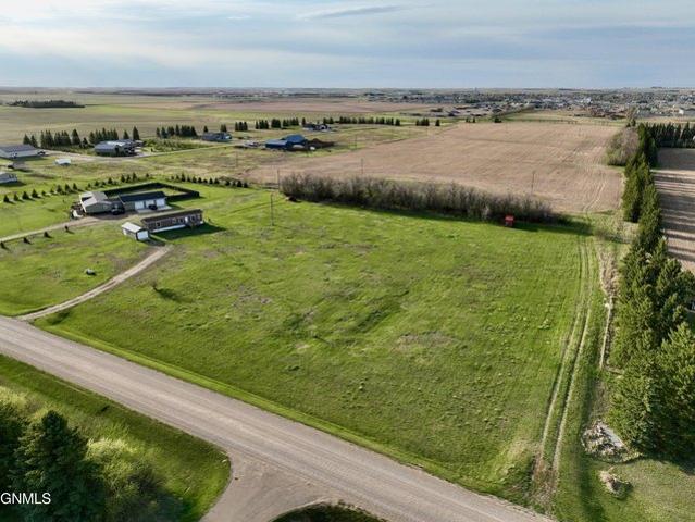 66th St NW, Tioga, ND 58852