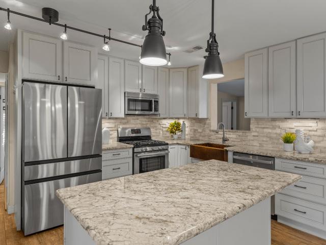 6704 N 10th Pl, Phoenix, AZ 85014 | MLS #7014 | Compass