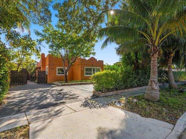 6704 Garden Ave, West Palm Beach, FL 33405 | MLS #R11160 | Compass