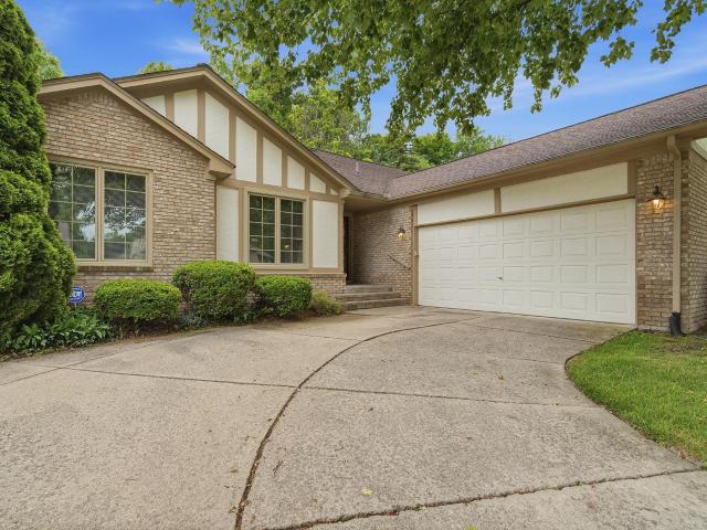 6704 Redford Circle