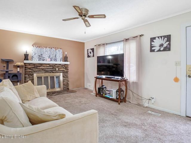 6705 Robin Rd