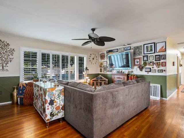 6705 rolando knolls dr