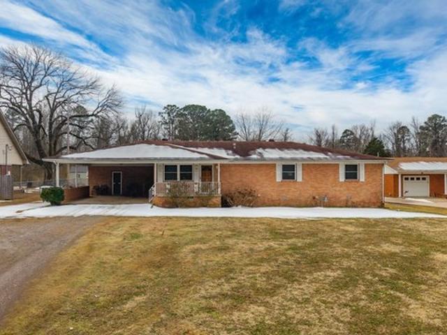 6707 Blue Hill Rd, North Little Rock, AR 72118