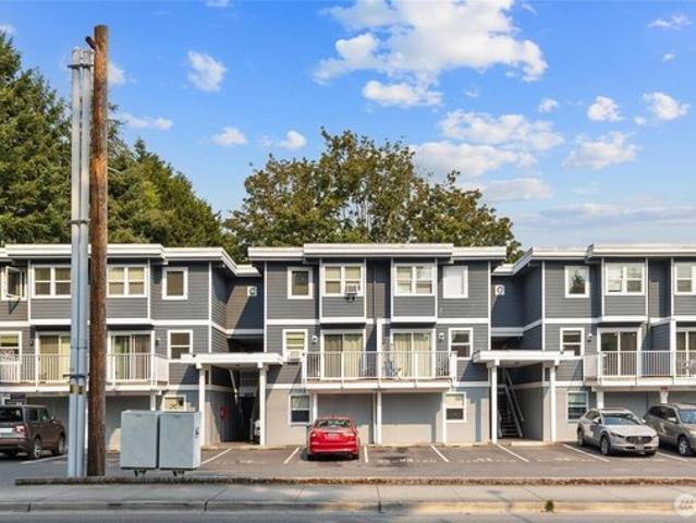 6707 th St SW Unit 205, Lynnwood, WA 98036