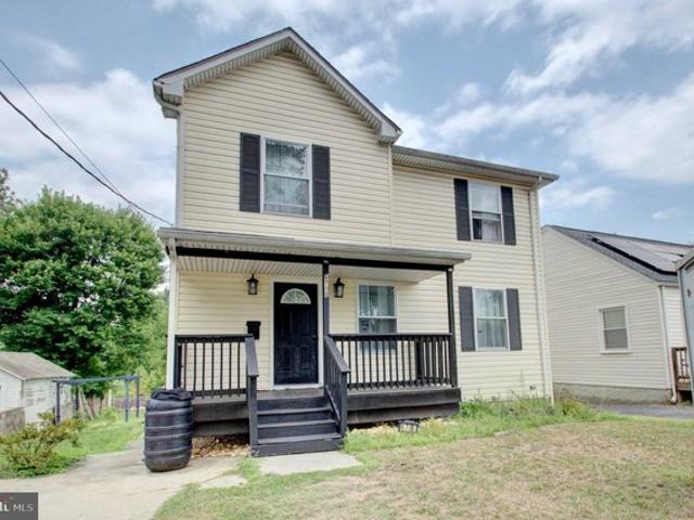 6708 Boxwood Dr, Suitland, MD 20746