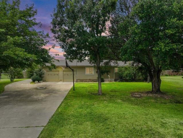 6709 Gillis Johnson St, Fort Worth, TX 76179