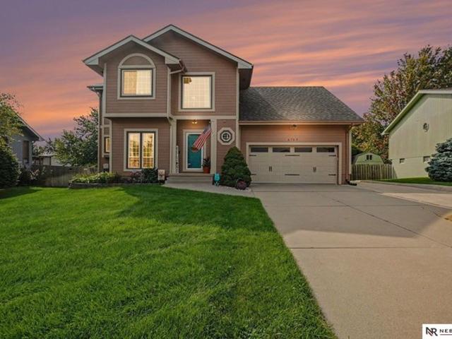 6709 Hillcrest Ln, La Vista, NE 68128