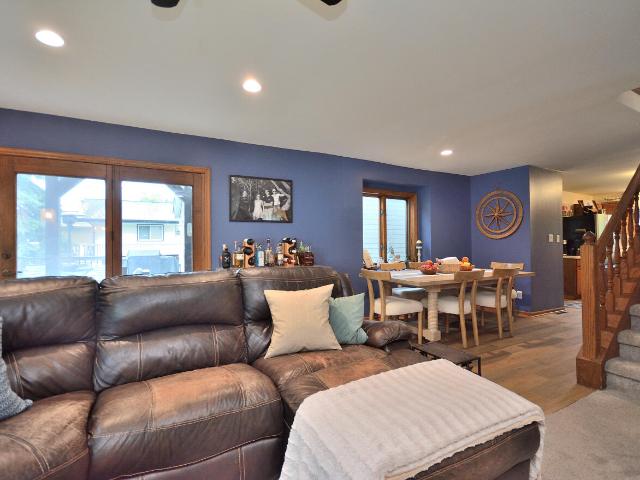 6709 Spruce Ln