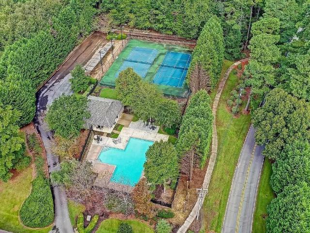 6709 Wooded Cove Court