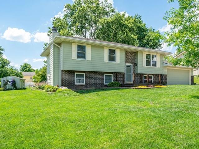 6700 NW 52nd Ct, Johnston, IA 50131