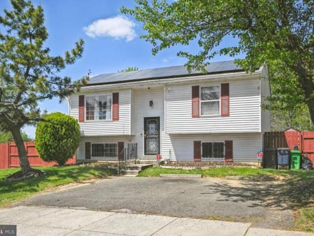 6700 Greenland St, Riverdale, MD 20737