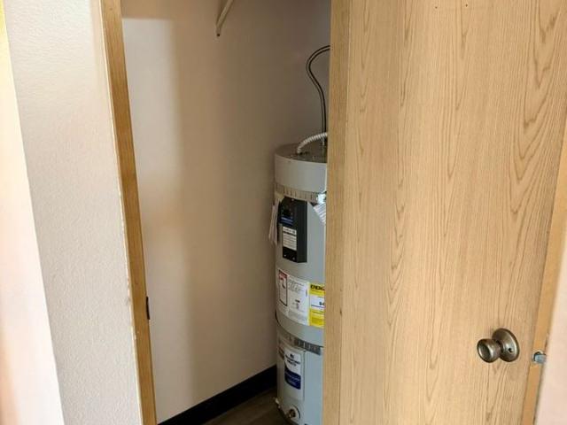 6700 ROOSEVELT APTS. 1 Bedroom Apartment for Rent at 6700 Roosevelt Way Ne, Seattle, WA 98115 Roosevelt