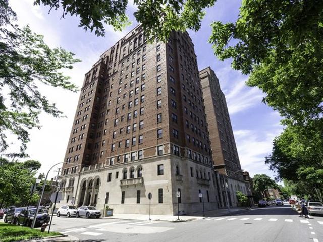 6700 S Crandon Ave Apt 6A, Chicago, IL 60649
