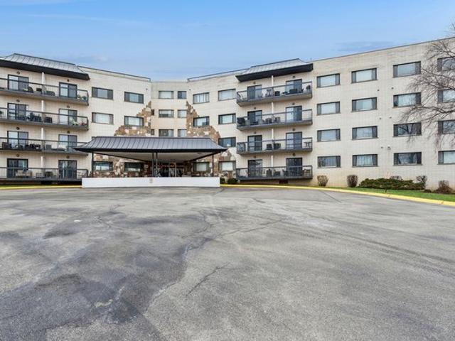 6700 S Brainard Ave Apt 225, Countryside, IL 60525