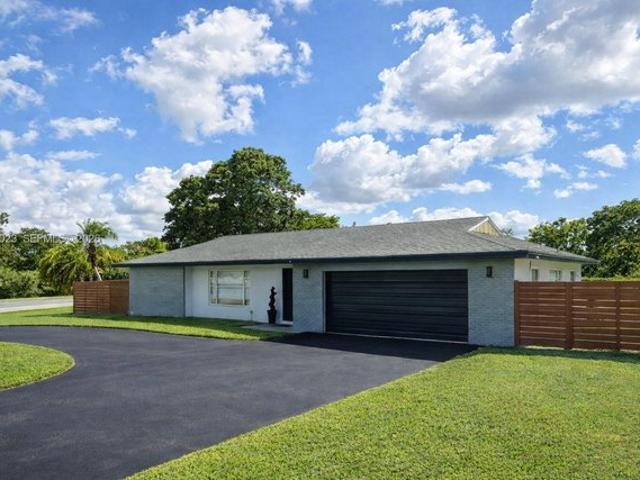 6701 NW 98th Ave, Tamarac, FL 33321