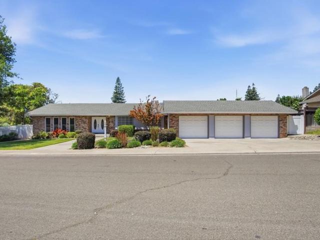 6701 Arrowwood Dr, Riverbank, CA 95367