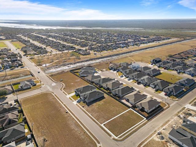 6701 La Salle Dr, Corpus Christi, TX 78414 | MLS #470544