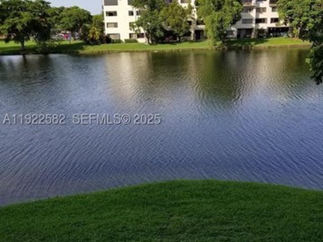6701 SW 116th Ct Apt 203, Miami, FL 33173