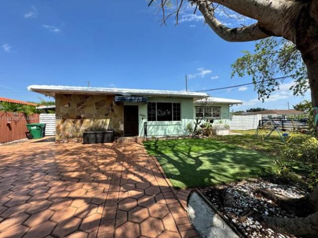 6701 SW 28th St, Miami, FL 33155