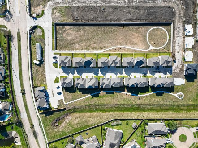 6702 Metro Blvd 6