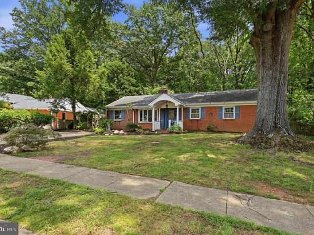 6702 Harwood Pl, Springfield, VA 22152