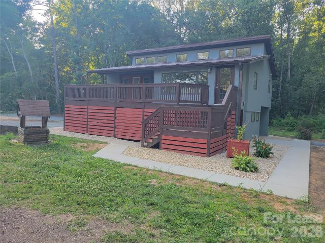 6702 Woodlawn Lane