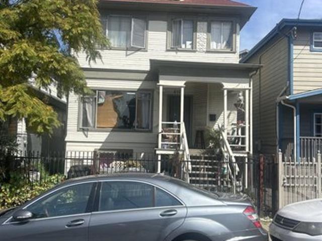 670 32nd St, Oakland, CA 94609