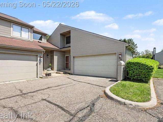 670 Camden Ct, Rochester Hills, MI 48307