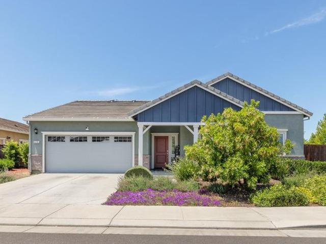 670 Bluebird Dr, Dixon, CA 95620