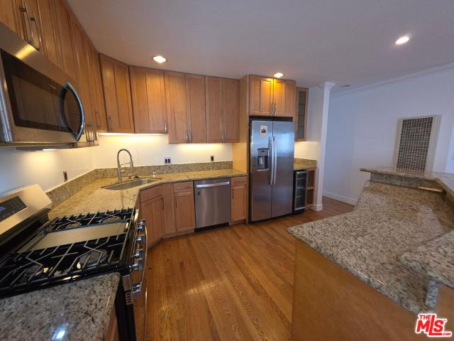 670 Broadway St, Unit 4, Venice, CA 90291 | Compass