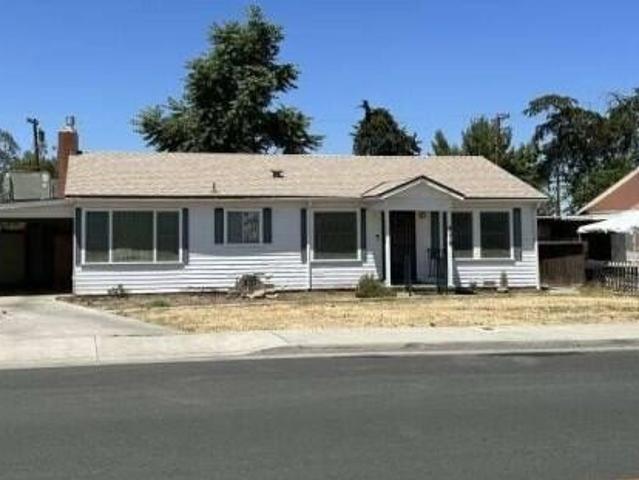 670 Grant St, Hanford, CA 93230