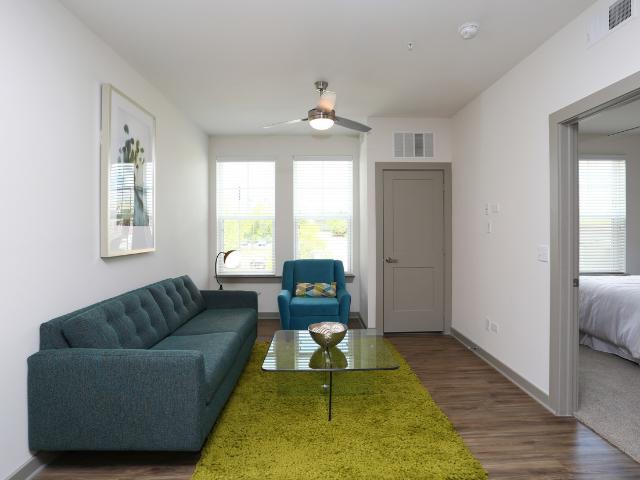 670 E Algonquin Road # 4409